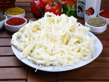 10 Best String Cheese Brands for Savory Snacking