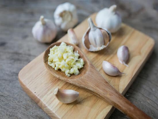 12 Best Garlic Powder Alternatives