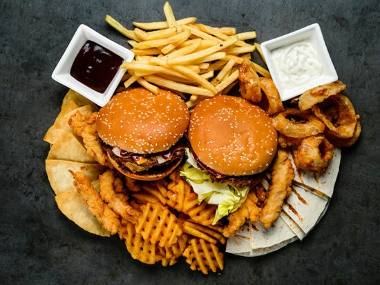 What To Serve With Burgers: 29 Best Pairings