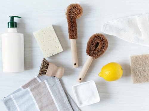 Lemon Juice Vs. Extract: Know the Differences