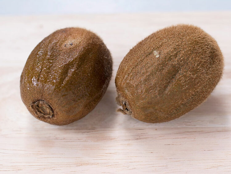 How to Ripen Kiwi: Expert Guidance for Perfectly Ripe Fruit