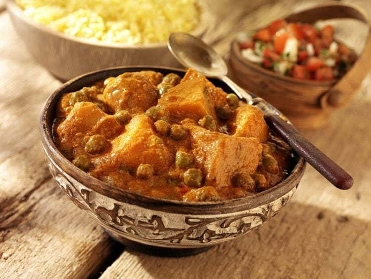 30 Ideal Pakistani Foods Showcasing Rich Flavors