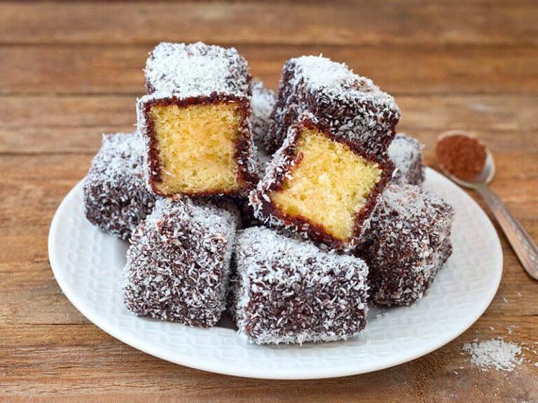 26 Traditional Romanian Desserts to Savor