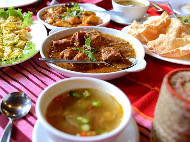 21 Burmese Foods to Savor for an Authentic Experience