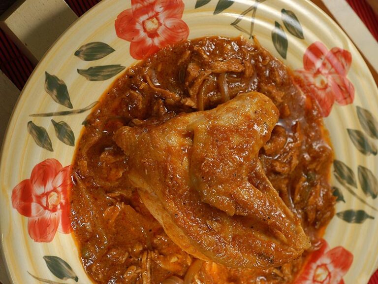 26 Most Popular Salvadoran Foods to Savor