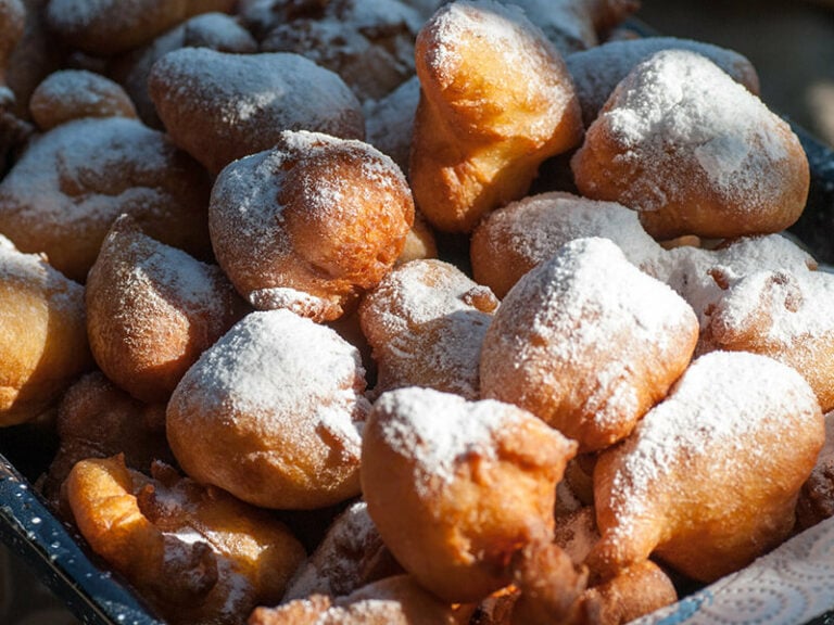 26 Traditional Romanian Desserts to Savor