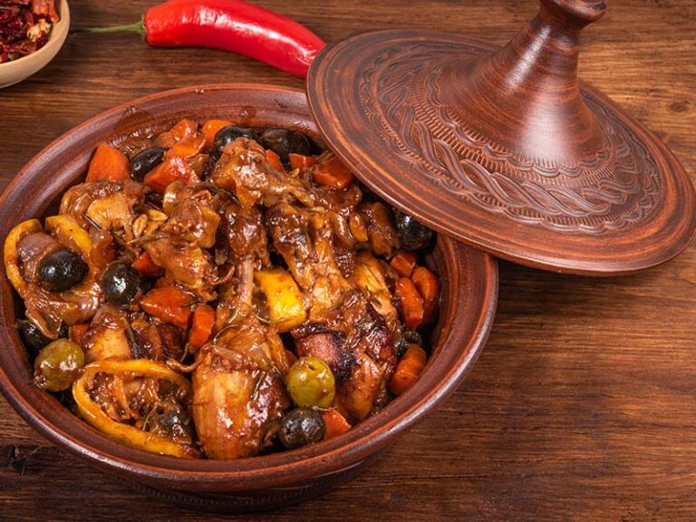 Algerian Food: 26 Traditional Dishes to Try