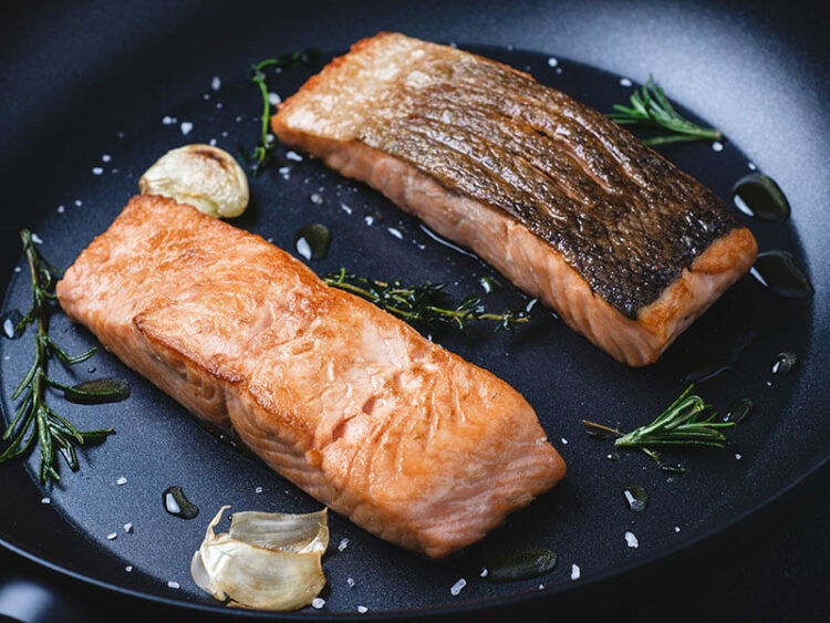 Expert Picks: Top 10 Pans For Searing Fish