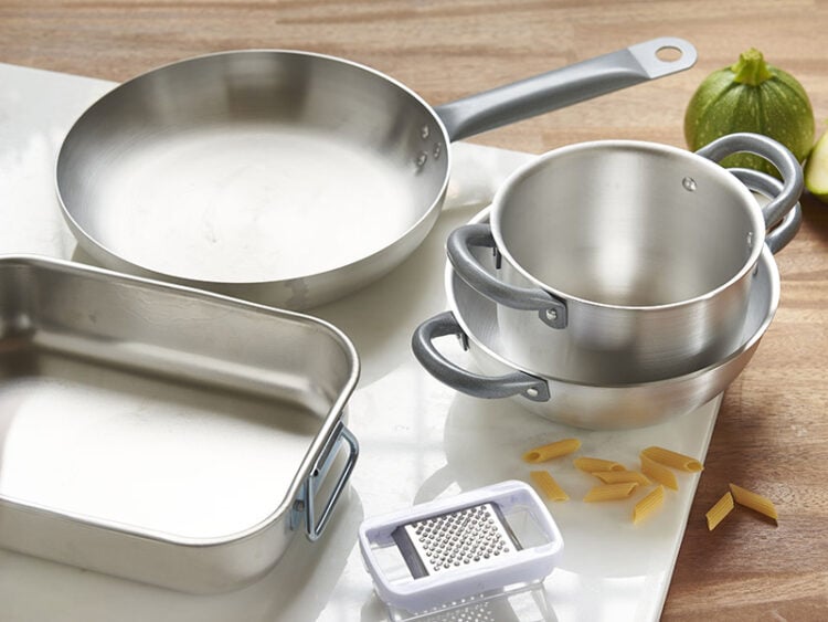 15 Cookware Materials: Your Ultimate Guide for 2024