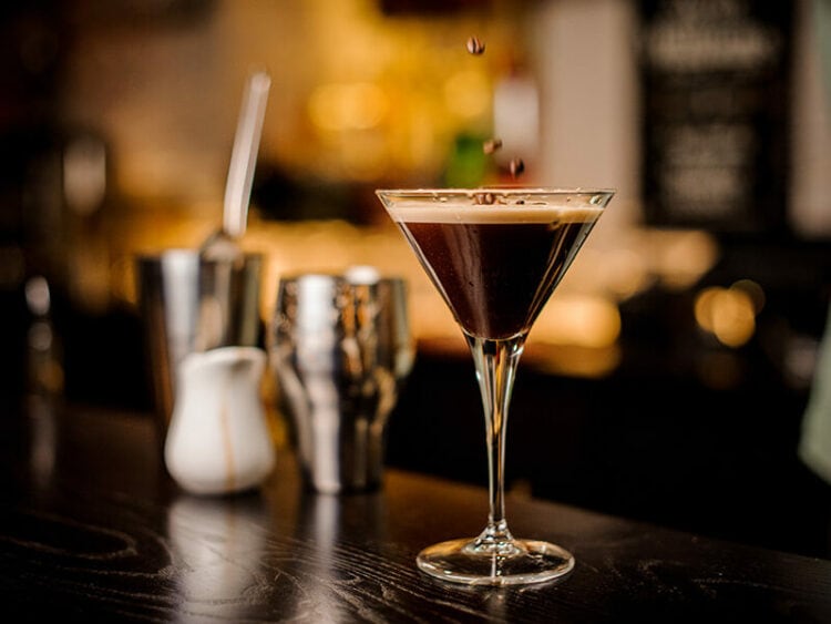 14 Most Well-loved Australian Drinks to Quench Your Thirst