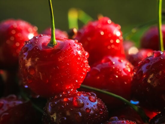 25 Red Fruits That You Can’t Help But Love 2023