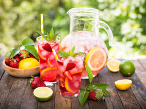 Pink Lemonade vs. Regular Lemonade: Differences