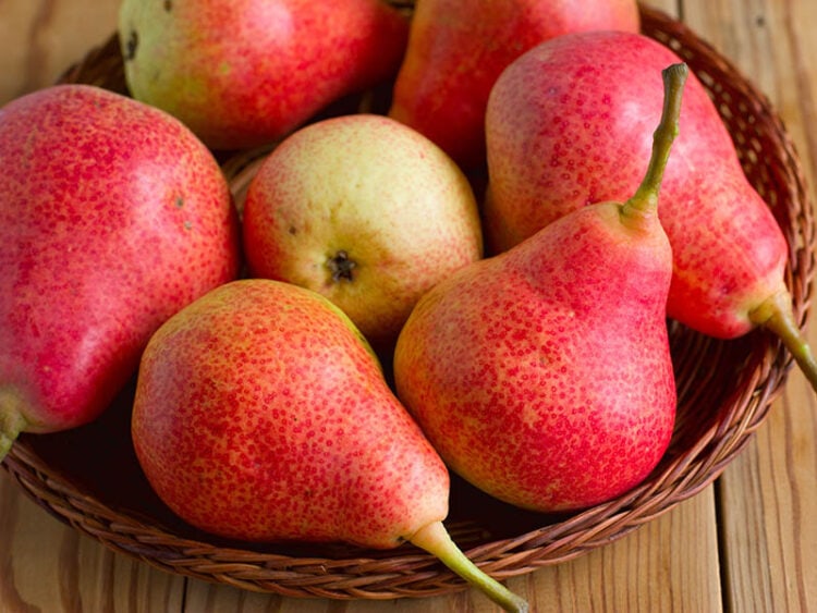 25 Red Fruits That You Can’t Help But Love 2023