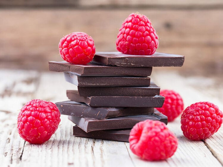 Raspberries vs. Strawberries: A 2024 Berry Comparison Guide