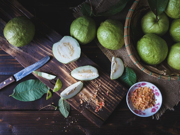 How to Tell If a Guava Is Ripe: Guide 2024