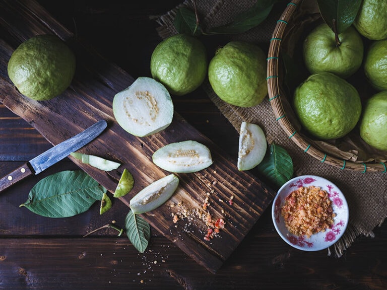 How to Tell If a Guava Is Ripe: Guide 2024