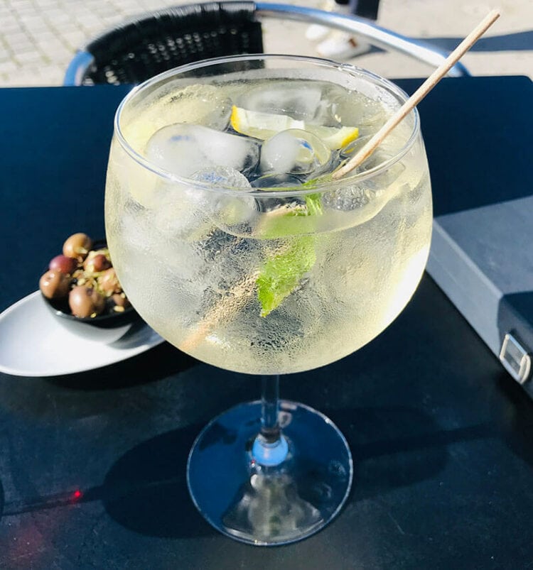 16 Popular Portuguese Beverages