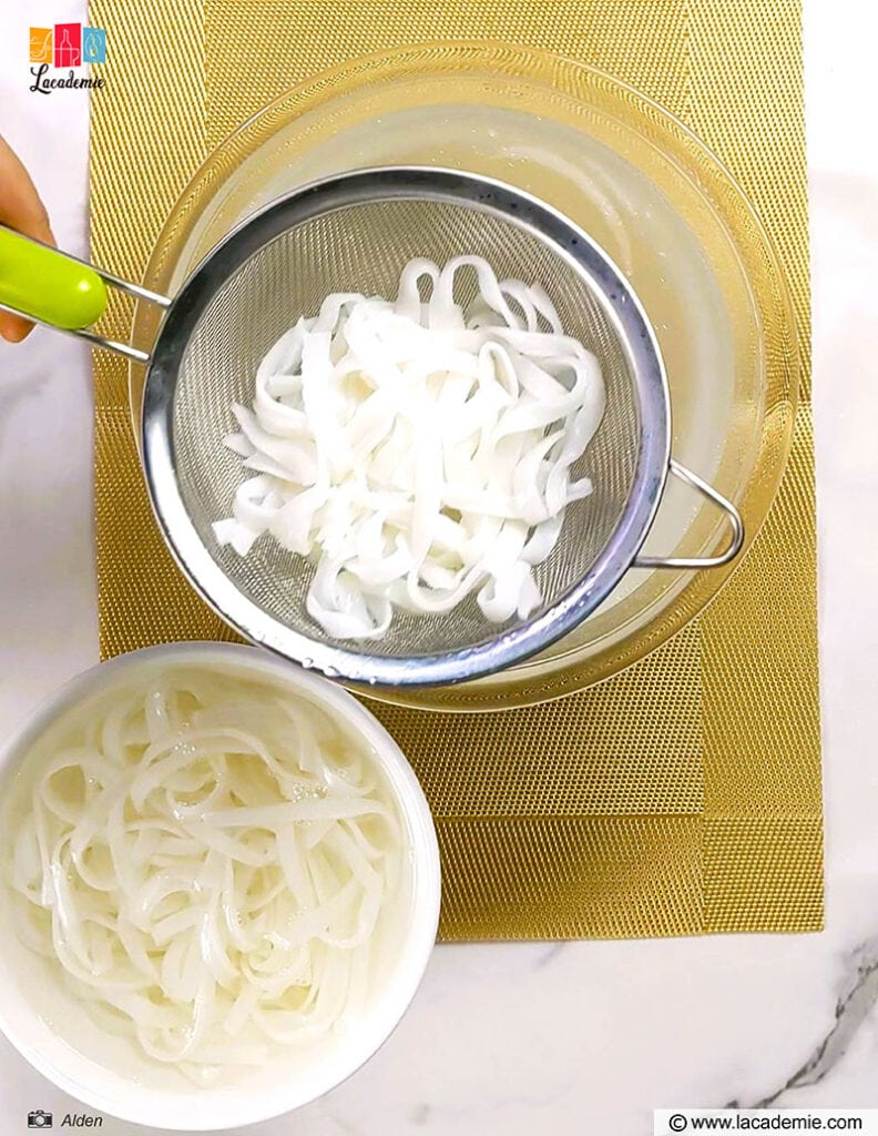 Quang Noodles With Shrimp And Pork Belly (Mì Quảng)