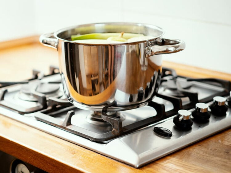Stock Pot Sizes - What Size of Stock Pot Do You Need?