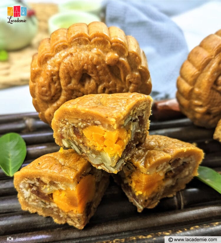 Vietnamese Mooncakes (Bánh Trung Thu Nhân Thập Cẩm): How to Make