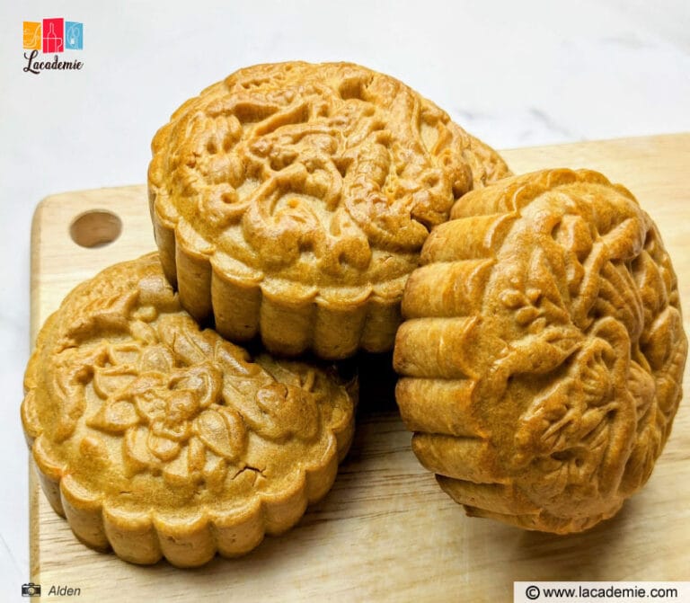 Vietnamese Mooncakes (Bánh Trung Thu Nhân Thập Cẩm): How to Make