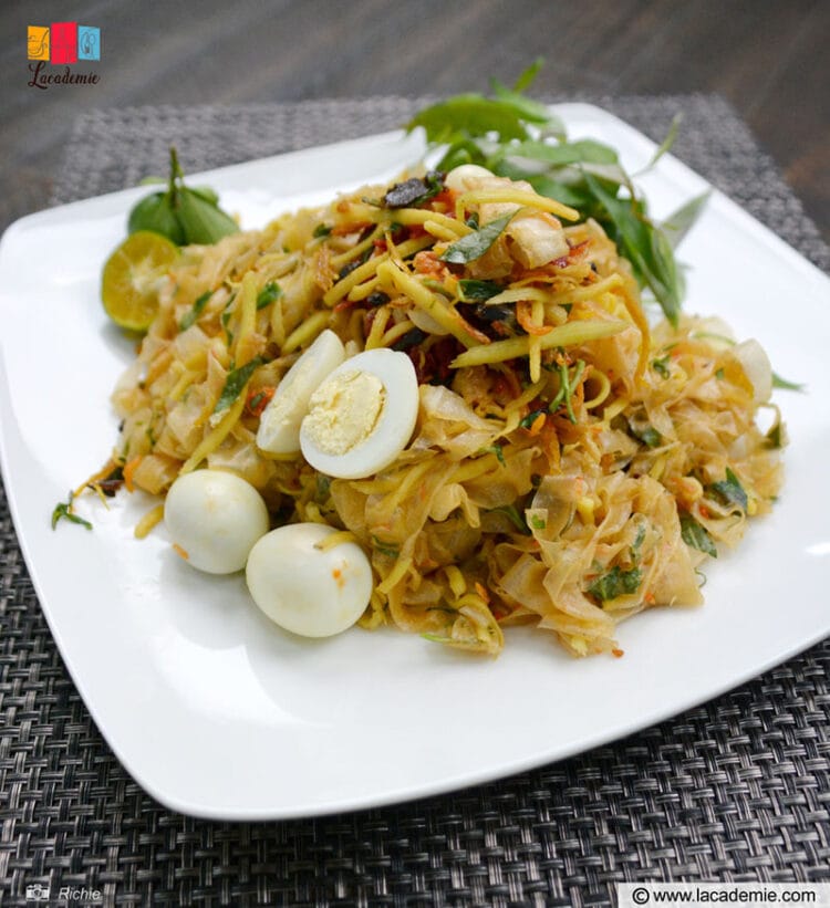 Tasty Vietnamese Rice Paper Salad: An Iconic Street Food