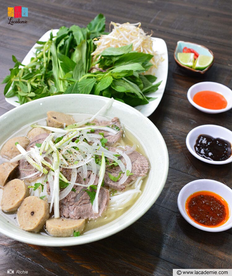 Best Vietnamese Beef Noodle Soup: Phở Bò Recipe