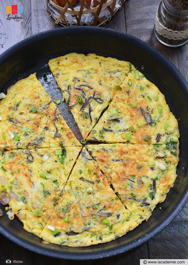 Trứng Chiên (Egg Omelet): A Traditional Vietnamese Recipe