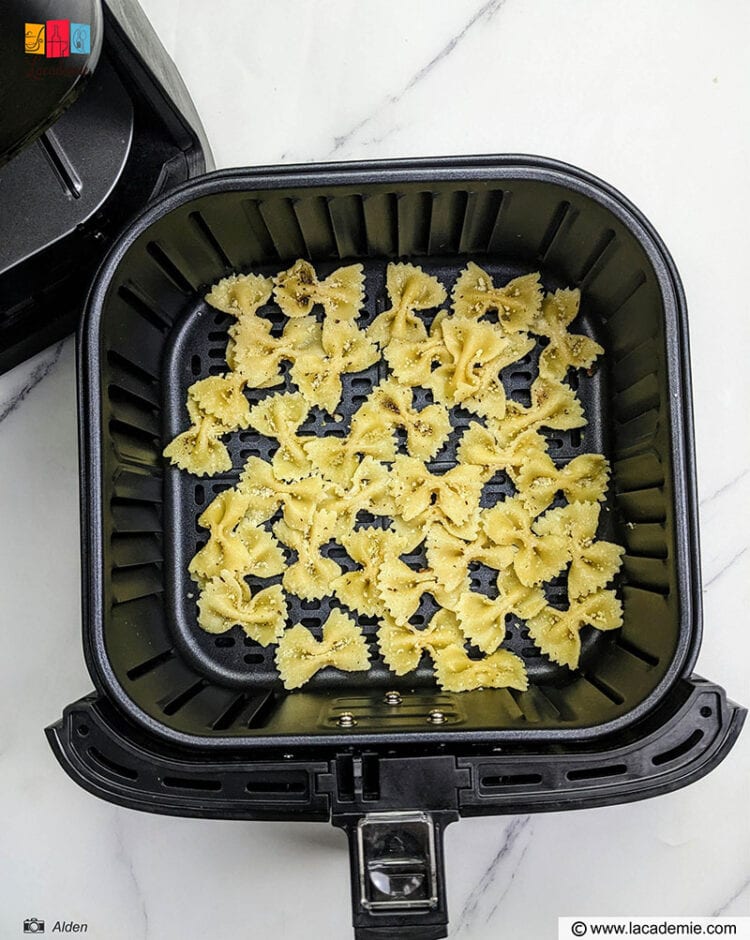 Crispy And Flavorful Air Fryer Pasta Chips