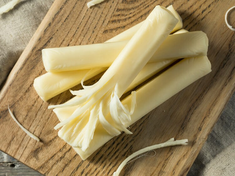 13 Best Oaxaca Cheese Substitutes That Work Well