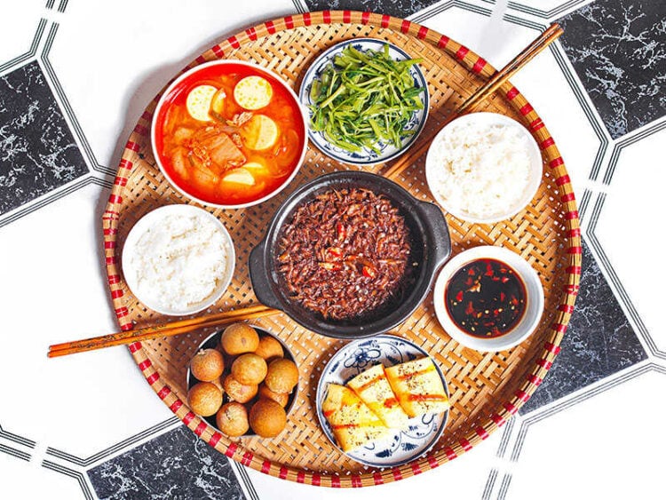 Traditional Vietnamese Family Meals: Ultimate Guide