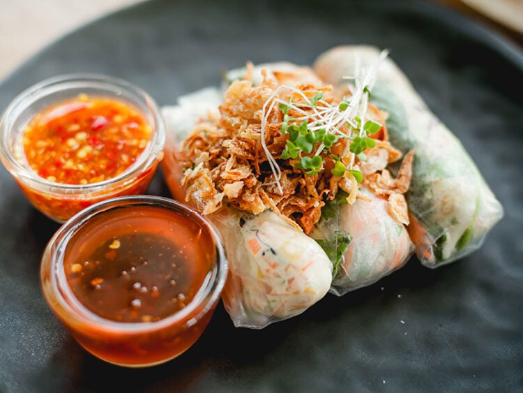 Tasty Vietnamese Rice Paper Salad: An Iconic Street Food