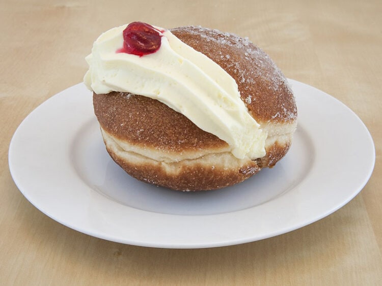 30 Traditional Australian Desserts To Taste The Outback 2023