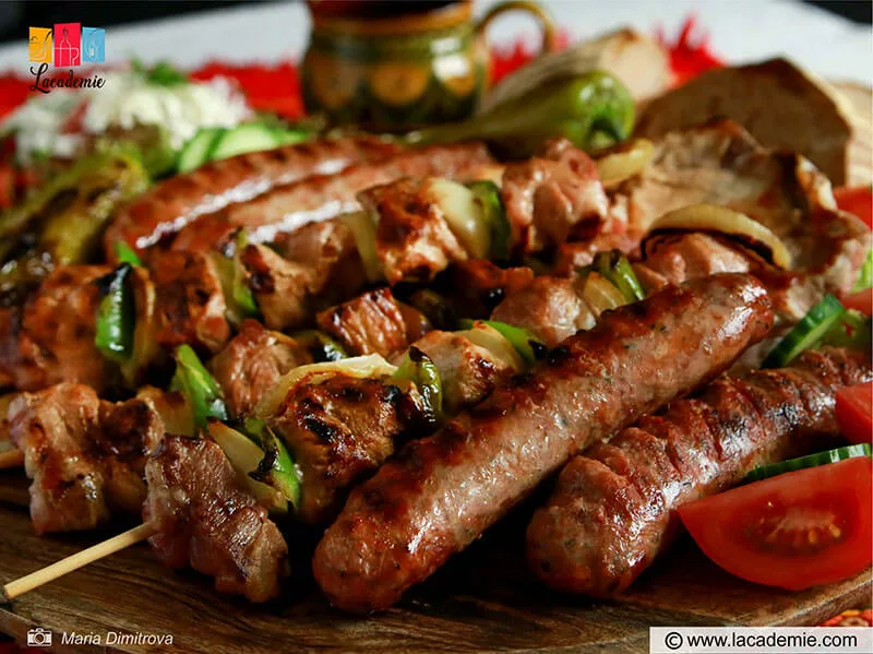 Meshana Skara (Мешана скара) – Mixed Grill: Fireside Feasts